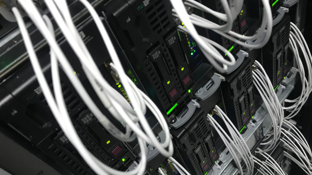 Entenda o Sistema de Redundância entre Nobreaks - Sistab